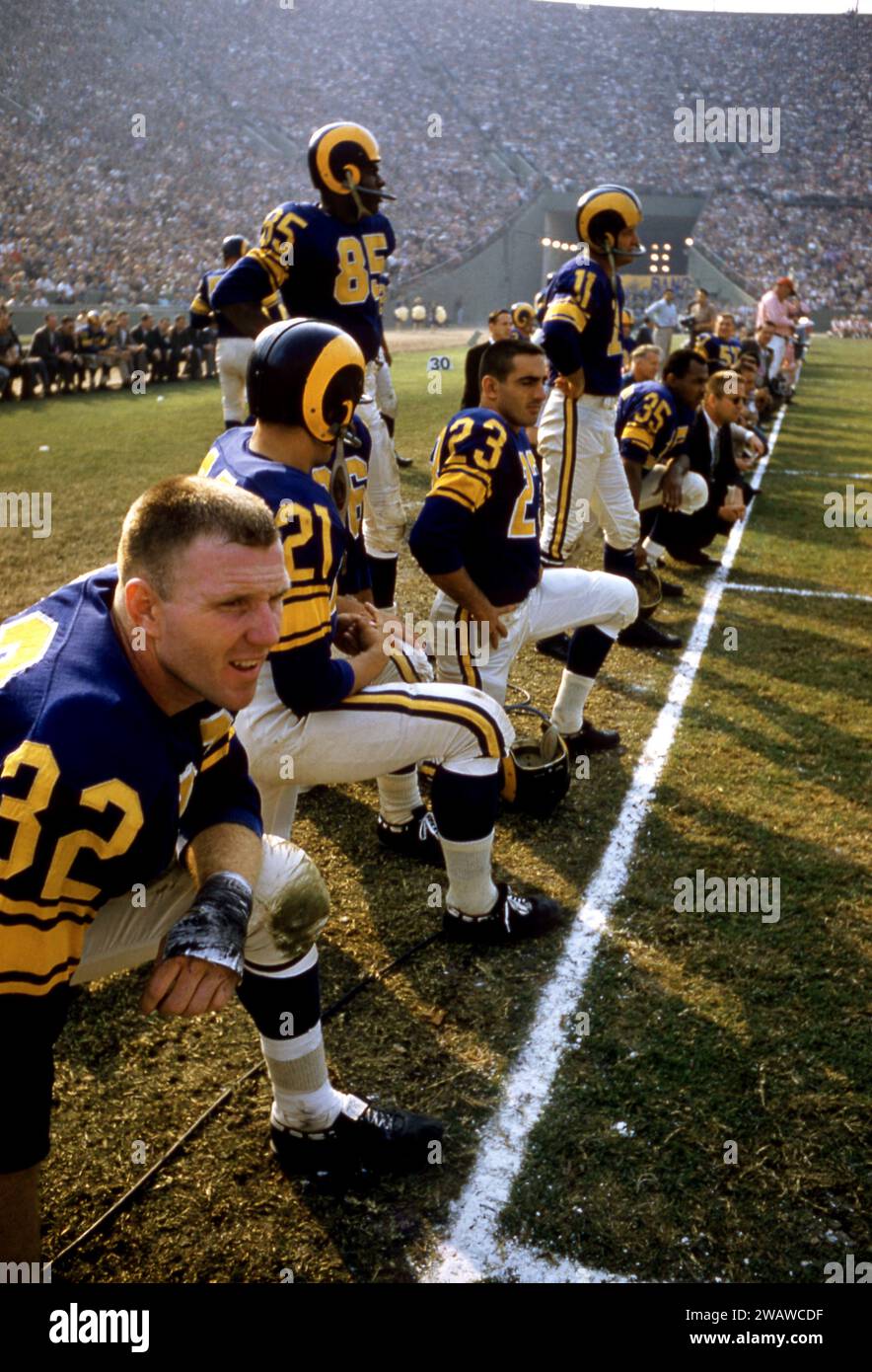 LOS ANGELES, CA - NOVEMBER 10: Jack Pardee #32, Alex Bravo #21 and ...