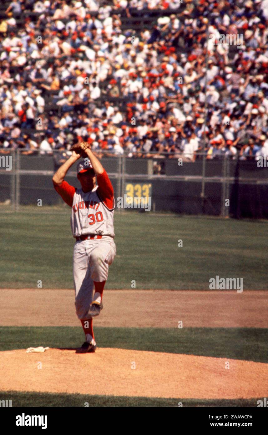 LOS ANGELES, CA - JULY 9: Pitcher Joey Jay #30 of the Cincinnati Reds ...