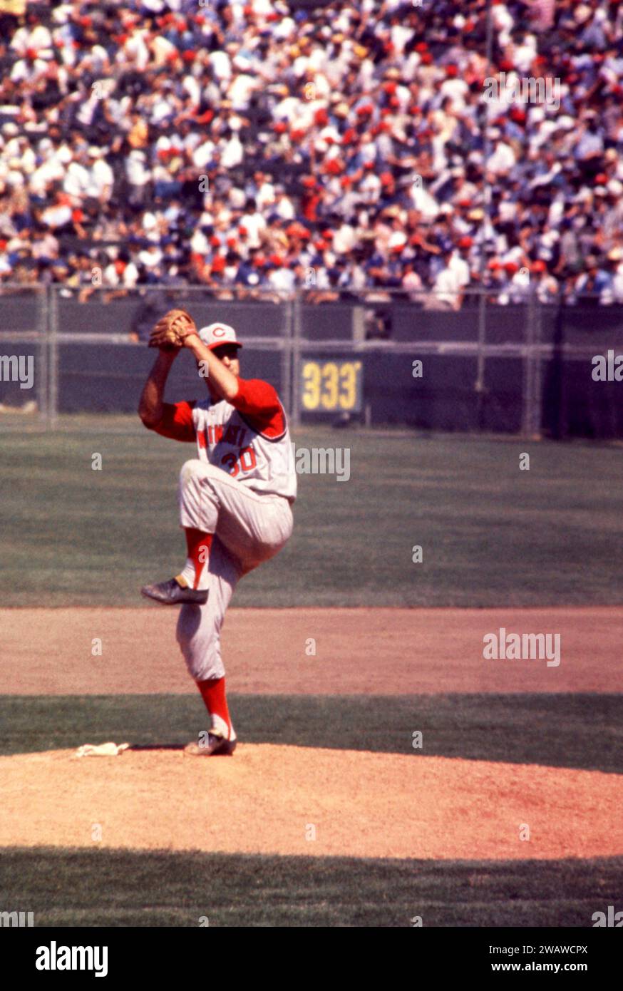 LOS ANGELES, CA - JULY 9: Pitcher Joey Jay #30 of the Cincinnati Reds ...
