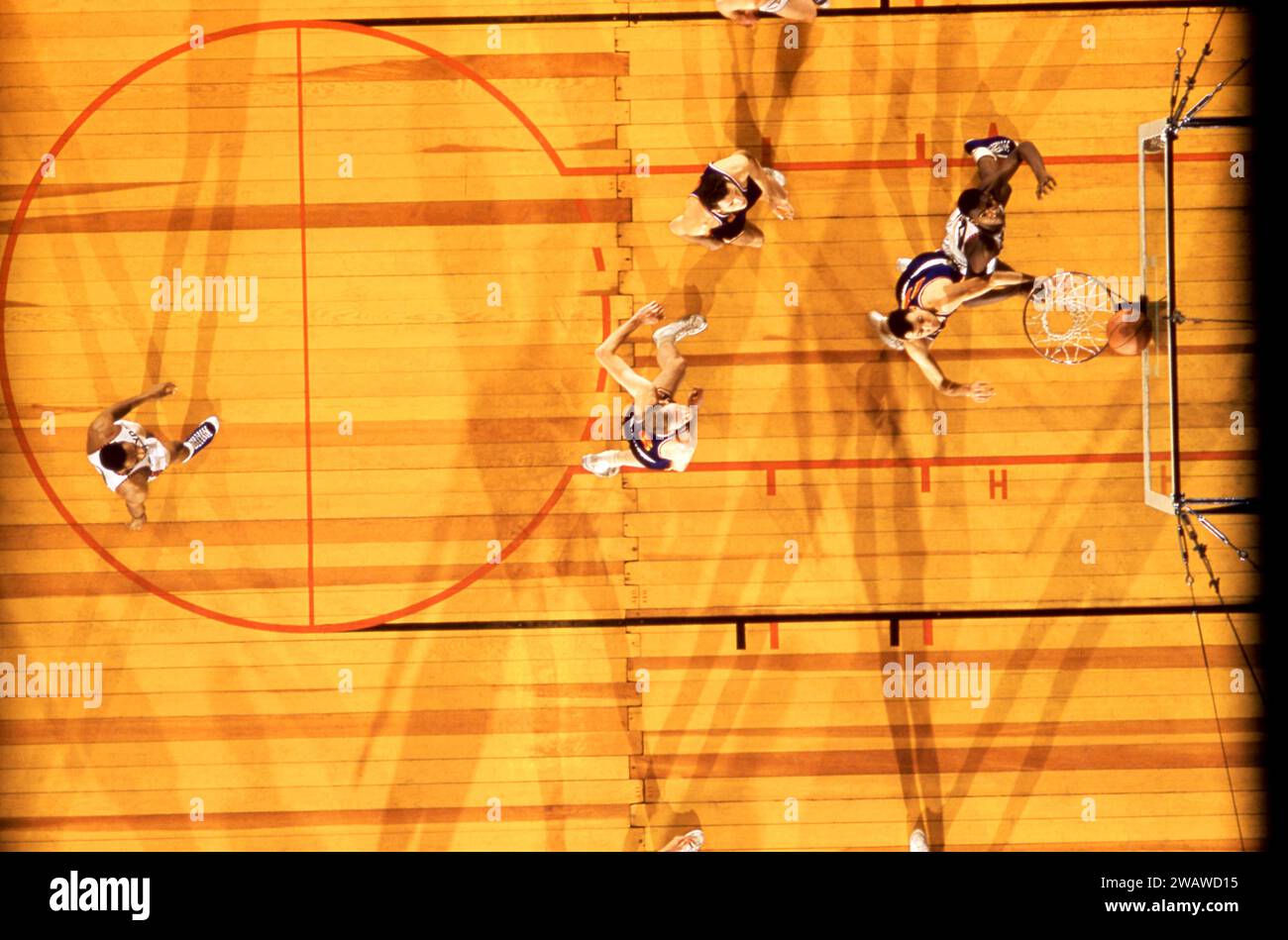 NEW YORK, NY - JANUARY 8: Ray Felix #19 of the New York Knicks and Paul ...