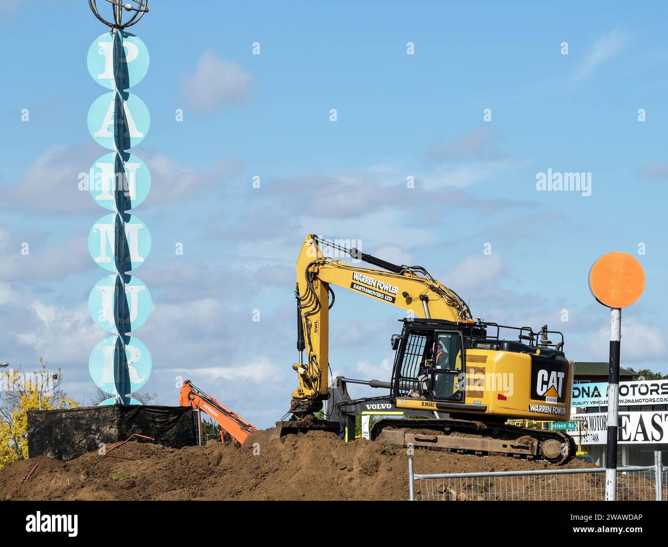 Busway sign hi-res stock photography and images - Alamy