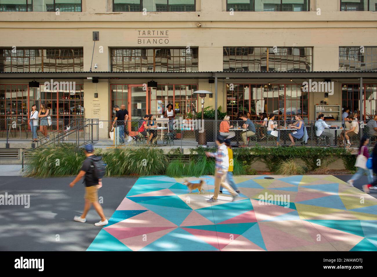 Row dtla hi-res stock photography and images - Alamy