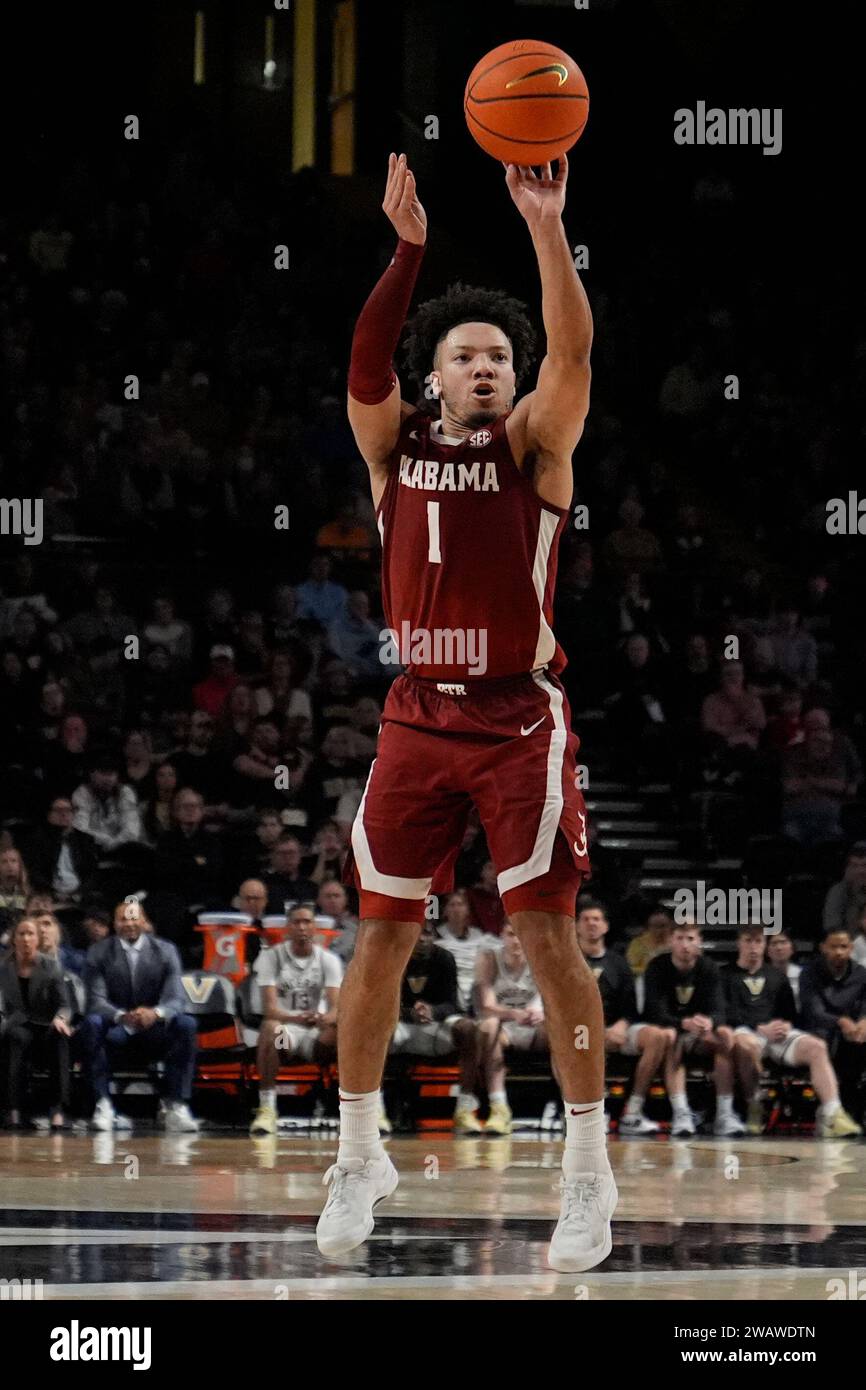 Alabama guard Mark Sears (1) shoots the ball during the second half of ...