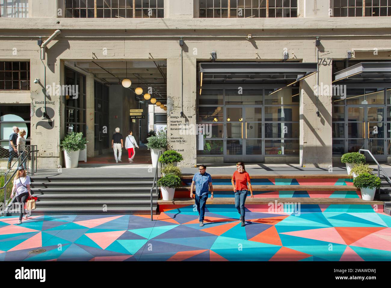 Row dtla hi-res stock photography and images - Alamy