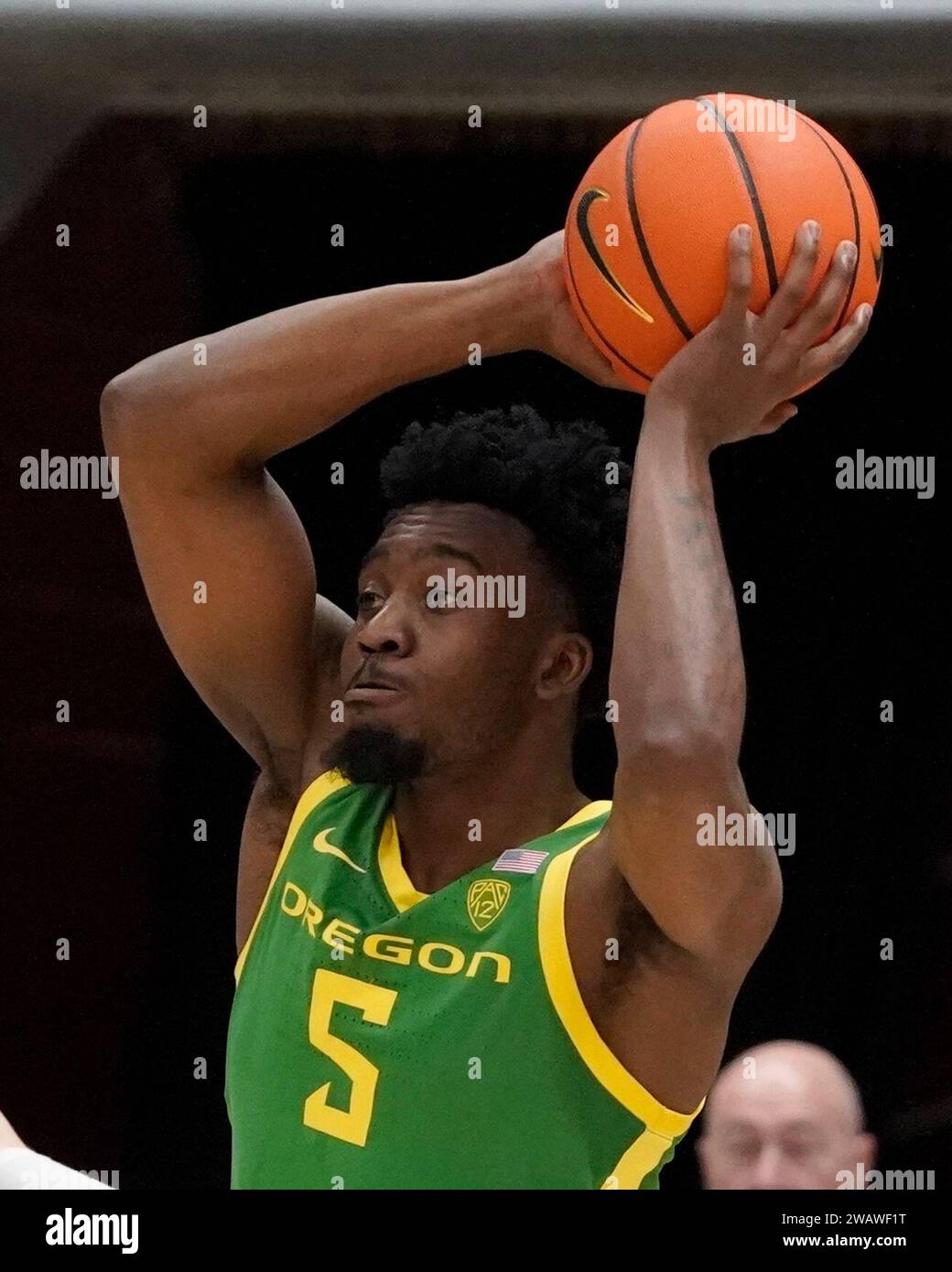 Oregon guard Jermaine Couisnard (5) in action against Washington State ...
