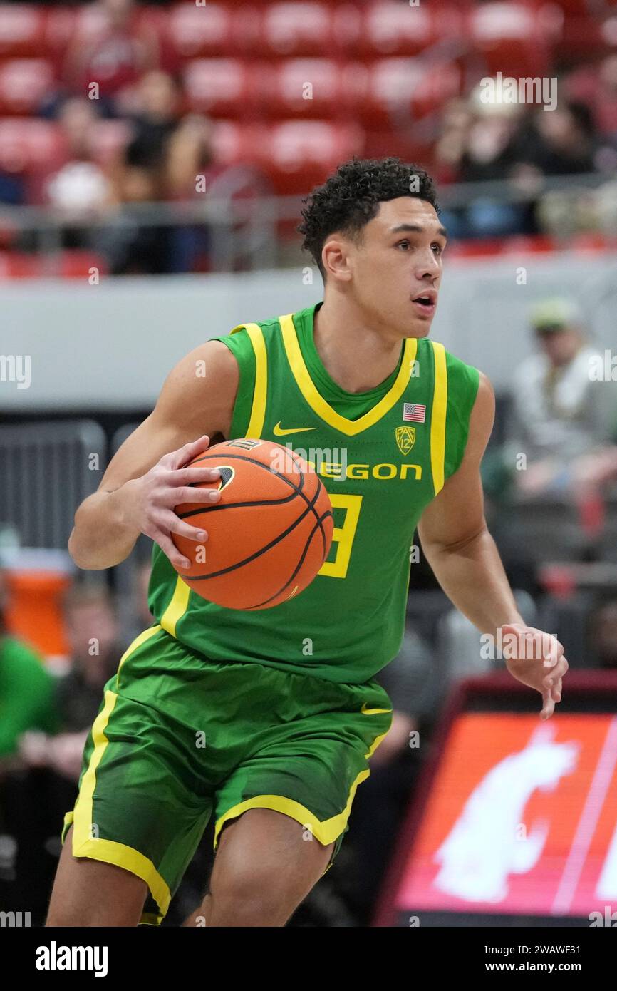 Oregon guard Jackson Shelstad (3) in action against Washington State ...