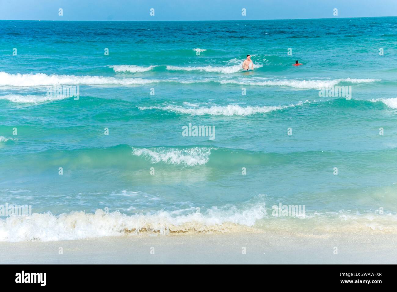 Discover Tropical Getaways: Siesta Key, Varadero, Miami Beach. Beach ...