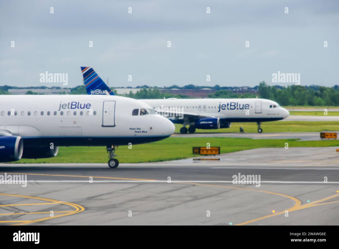 Explore JetBlue Airways: A320 Aircraft Views and Aviation Moments. High-Resolution Photos ...