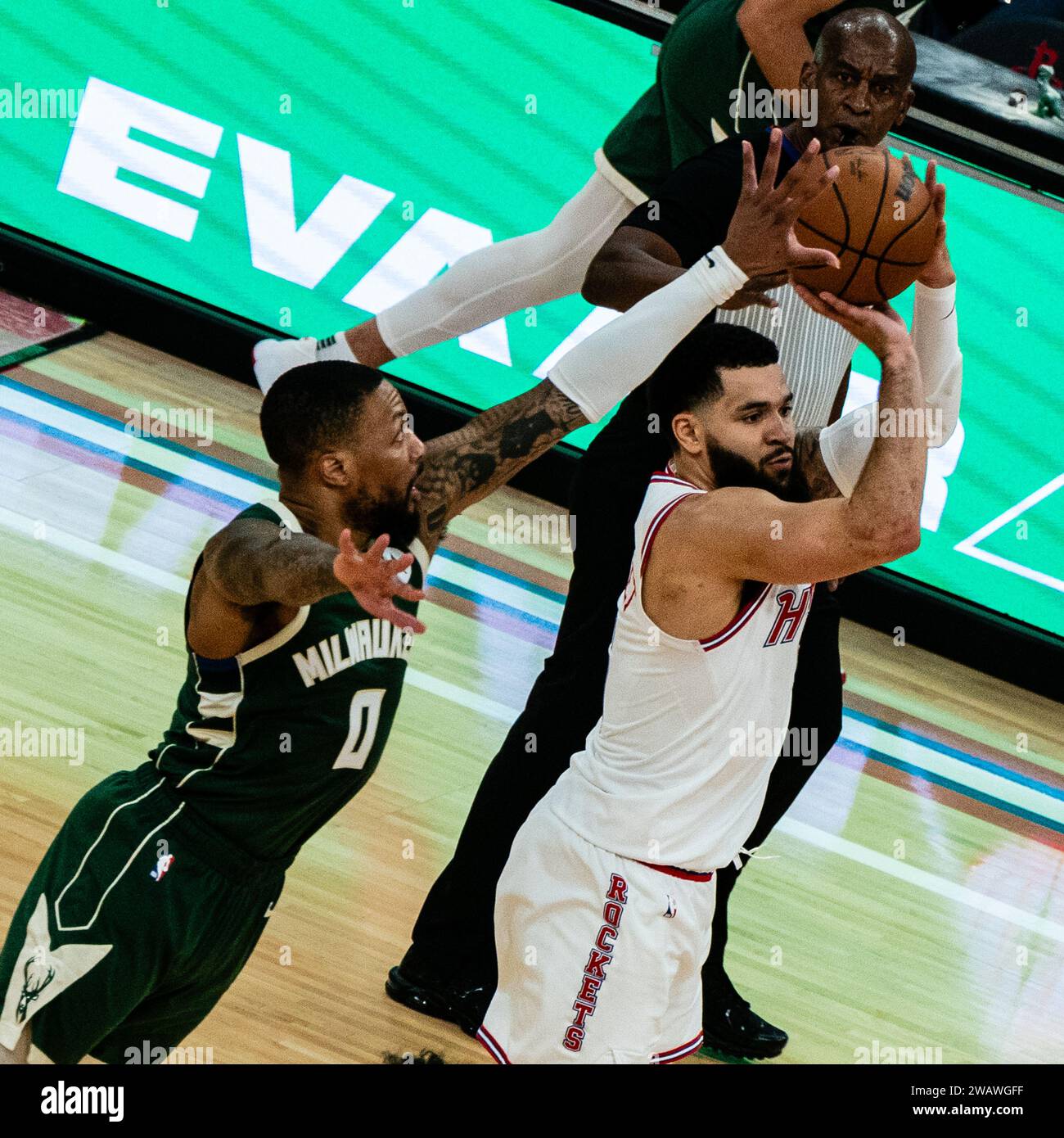 Houston, USA. 6th Jan, 2024. Damian Lillard (L) of Milwaukee Bucks ...