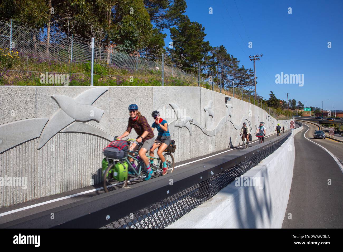 Freeway retaining walls hi-res stock photography and images - Alamy