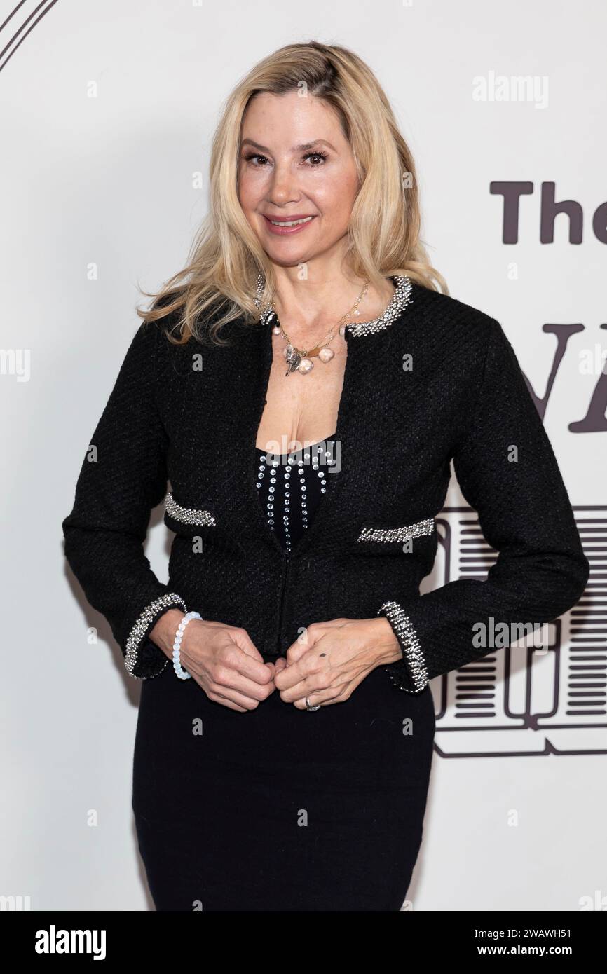 Los Angeles, USA. 06th Jan, 2024. Mira Sorvino attends the arrivals of ...