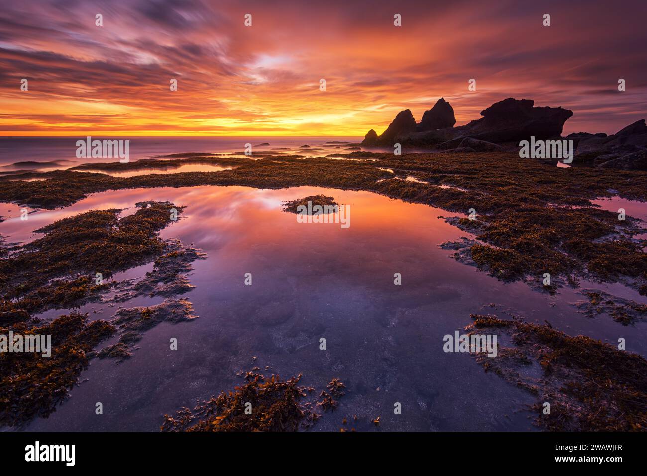 Batu mejan hi-res stock photography and images - Alamy