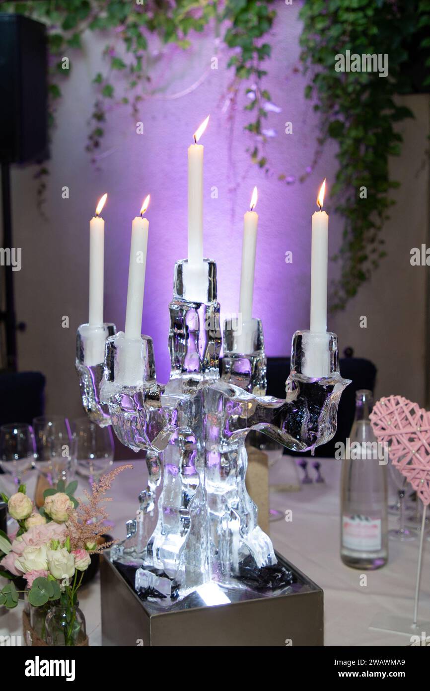Ice sculpture party decoration hi-res stock photography and images - Alamy