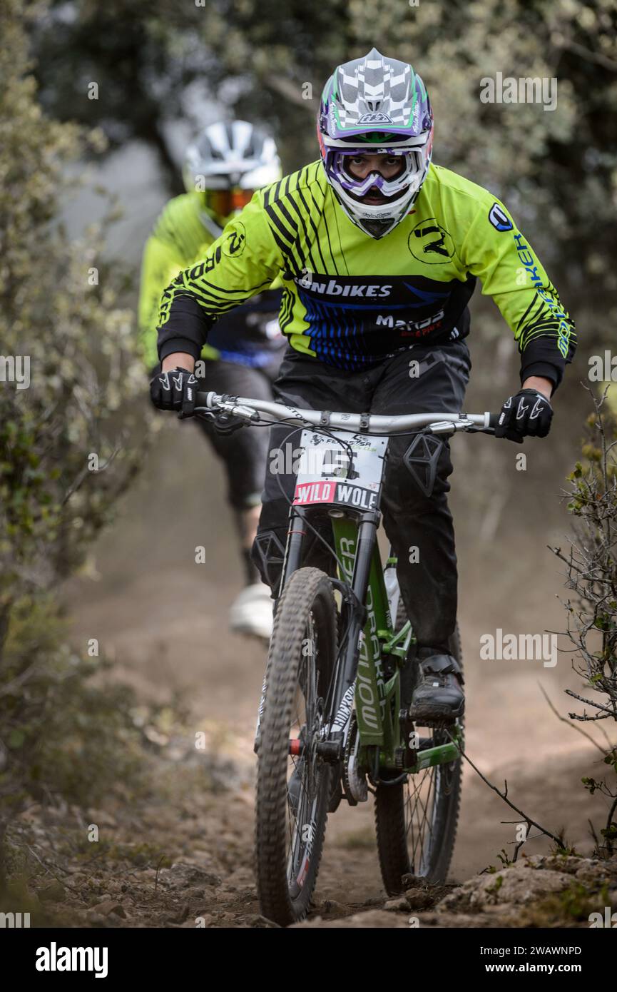 Mtb bicicleta de montaña salto hi-res stock photography and images - Alamy