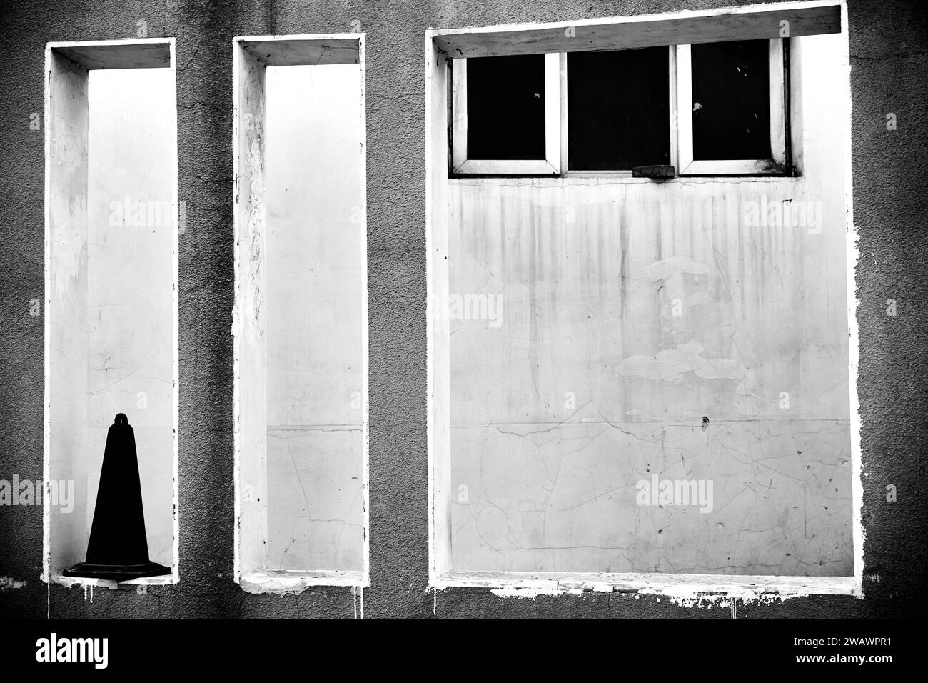 Windows with glass and without glass Stock Photo - Alamy