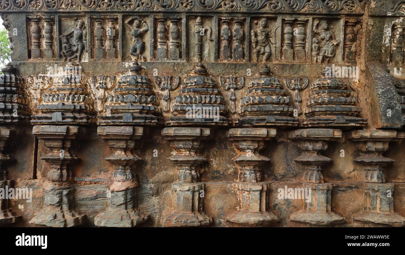 Beautiful Carvings on the Ancient Shree Tarakeshwara Swamy Temple, 12th ...