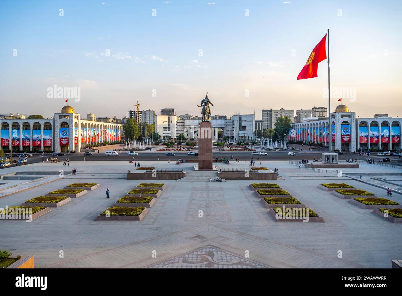 Manas Statue, Ala-Too Square, Bishkek, Kyrgyzstan Stock Photo - Alamy