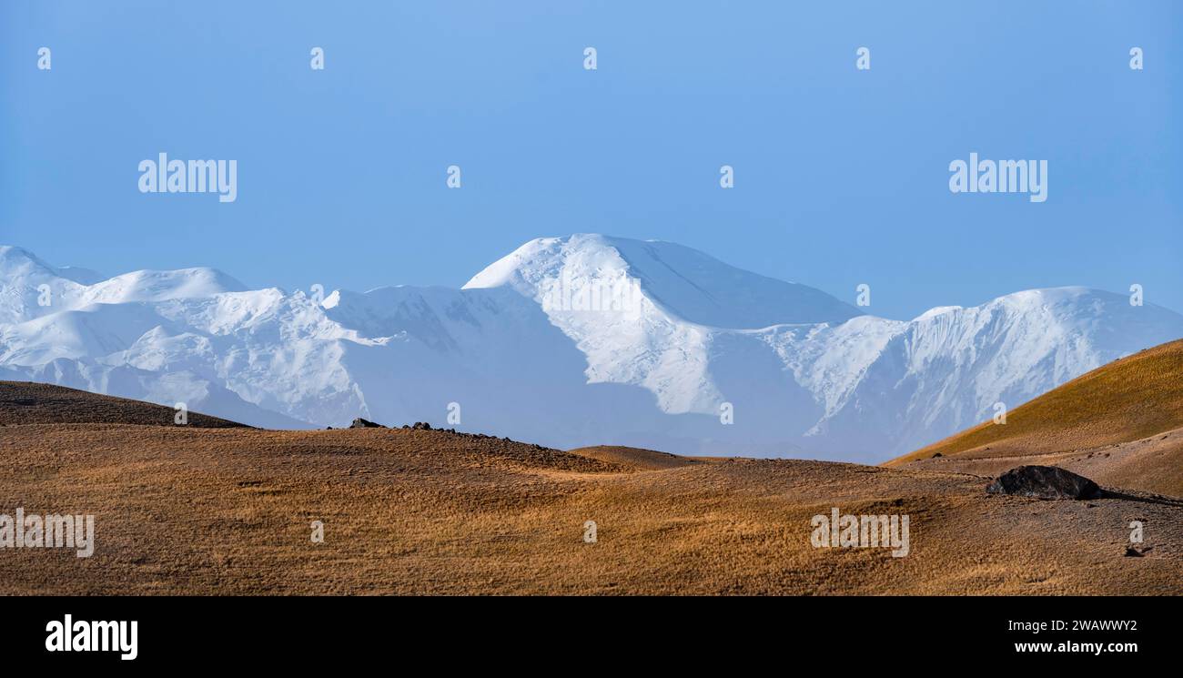 Snow-capped mountains, Pamir Mountains, high mountains, Transalai Range ...