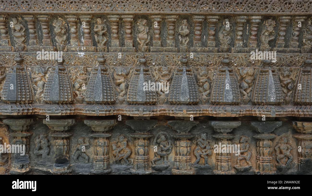 Carving Details on the Sri Mukteshwara Temple, 12th Century Chalukya ...
