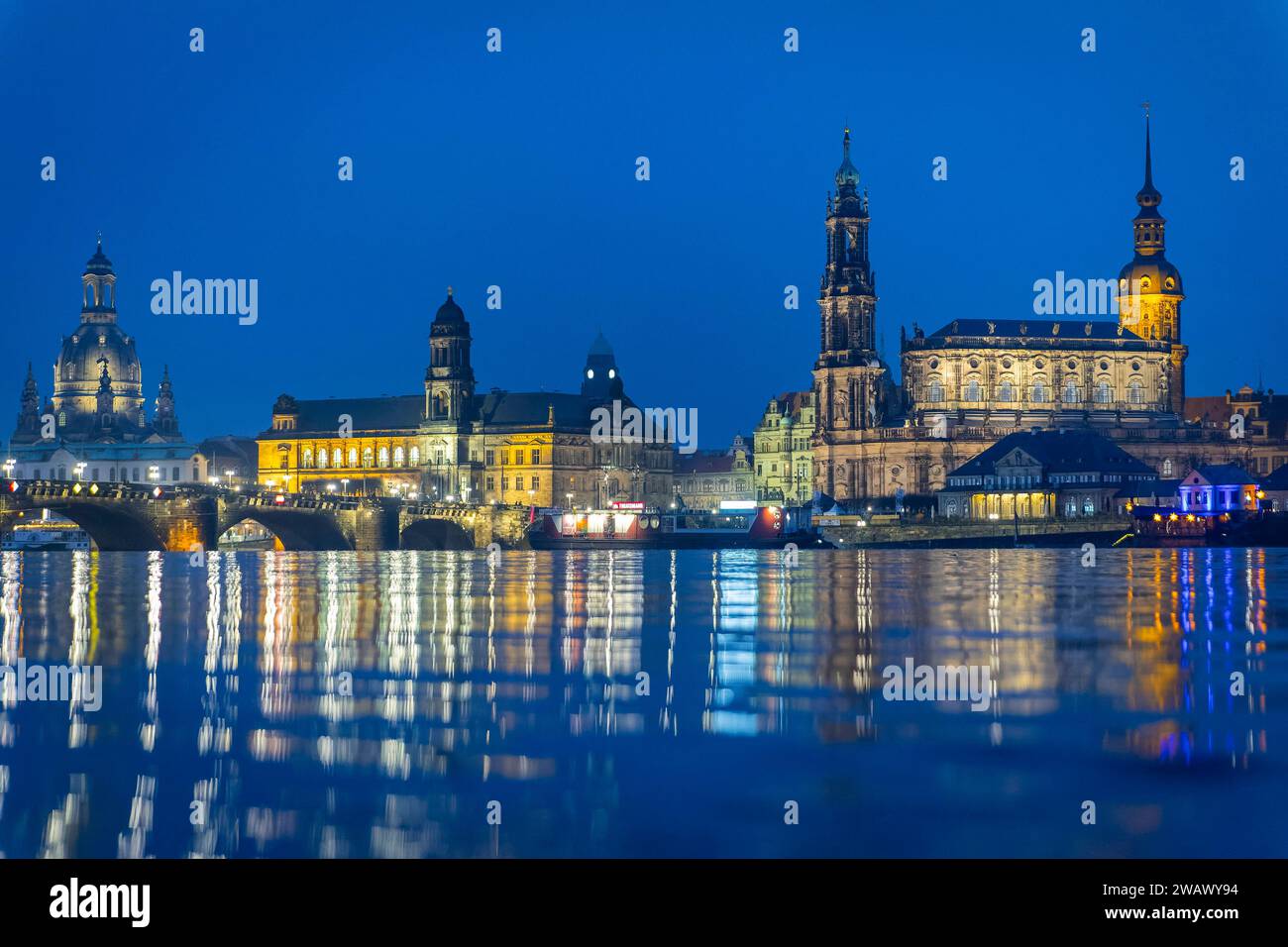 Elbehochwasser in Dresden Beim ersten Hochwasser des Jahres 2024, ist ...