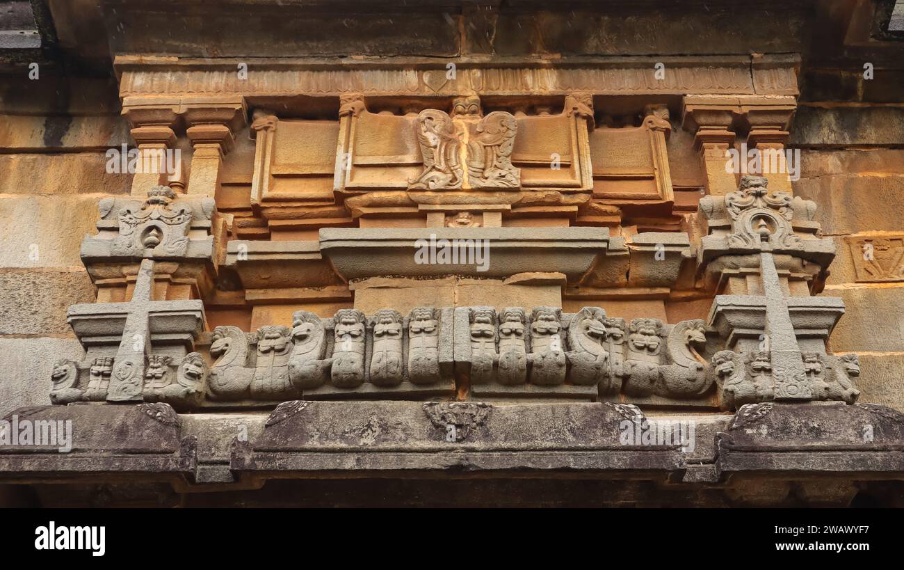 Beautiful Carvings on the Wall of Ancient Shri Aghoreshwara Swamy ...