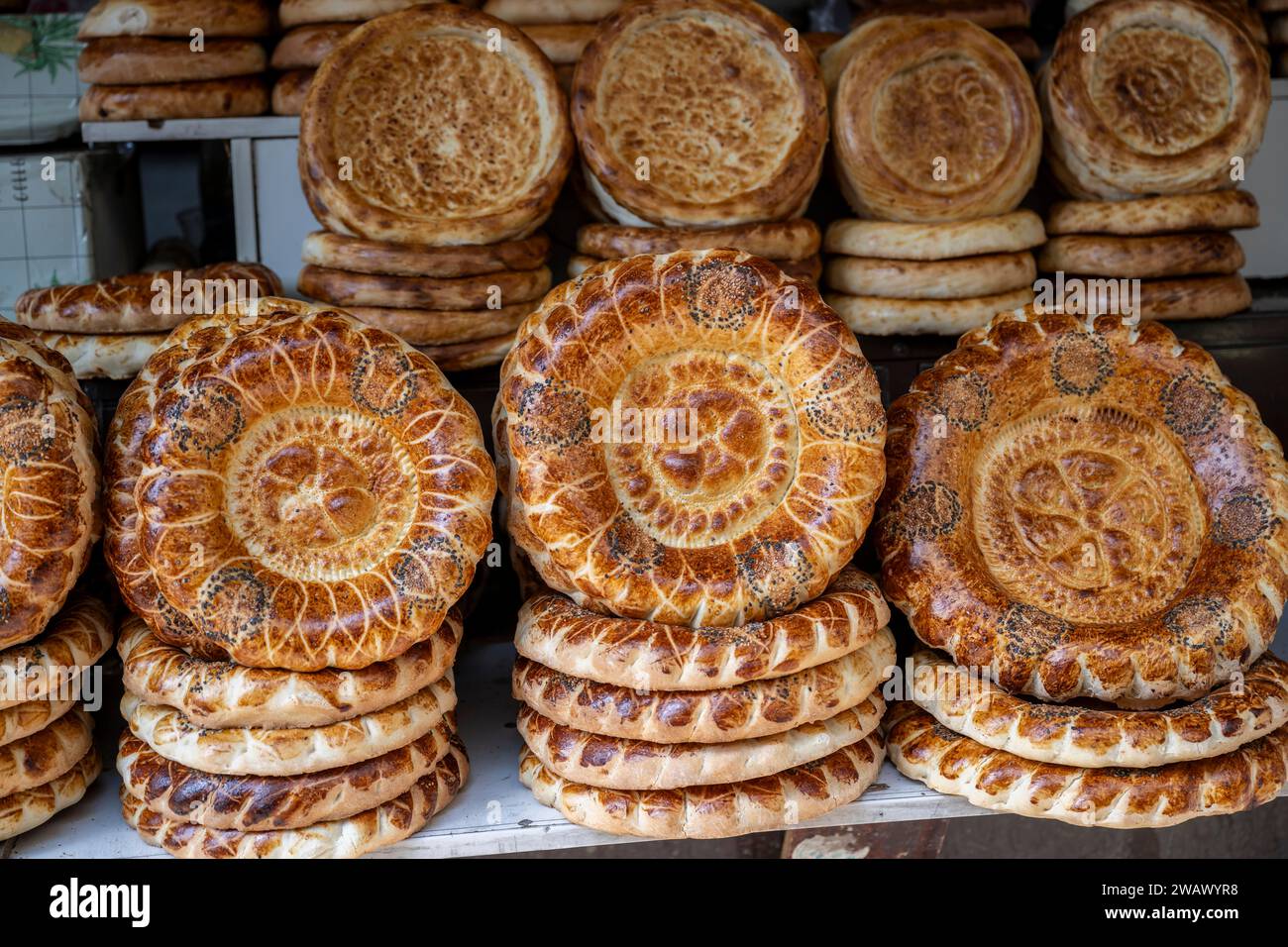 Bread at a market stall at the Osh Bazaar, Bishkek, Kyrgyzstan Stock ...