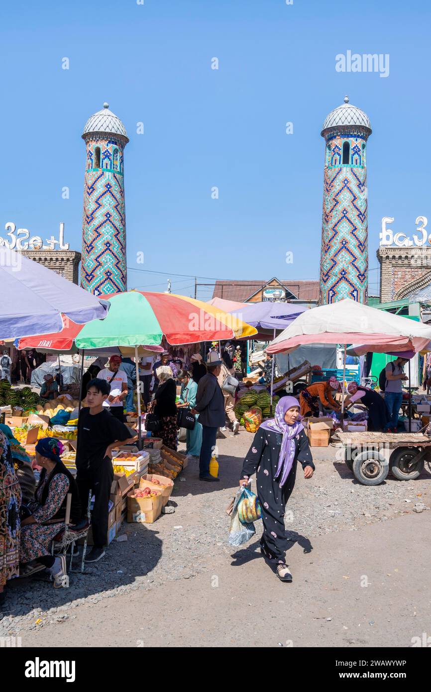 Market stalls at Uzgen Bazaar, Oesgoen, Osh region, Kyrgyzstan Stock ...