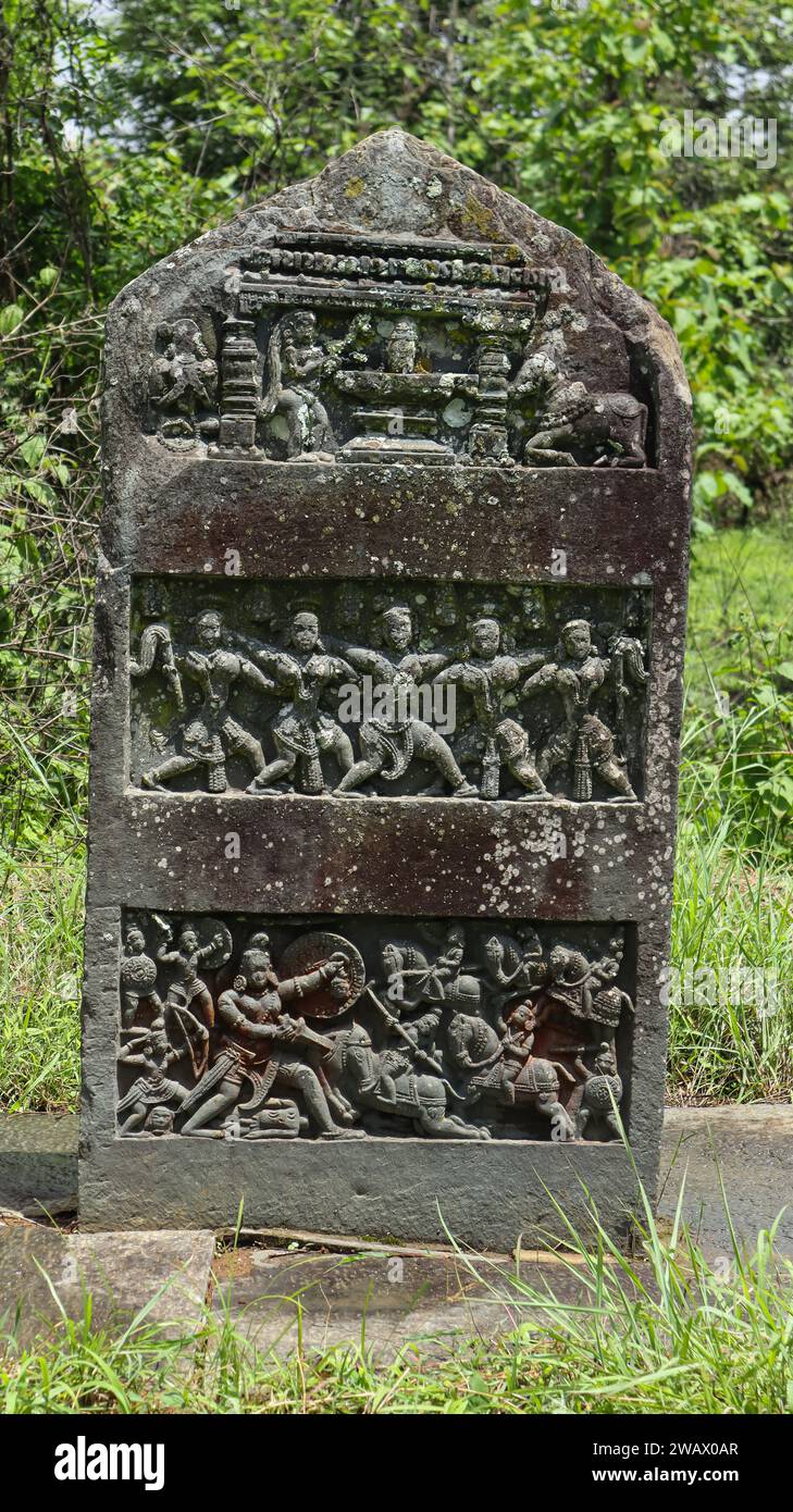 Carvings of Hero Stones Near Trimurti Narayana Temple, Bandalike ...