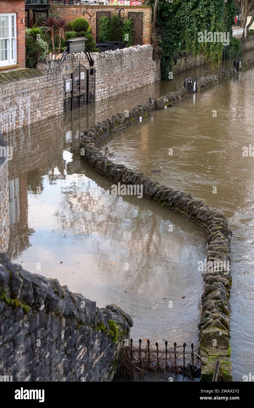 Windsor, UK. 7th January, 2024. Jennings Wharf next to the River Thames ...