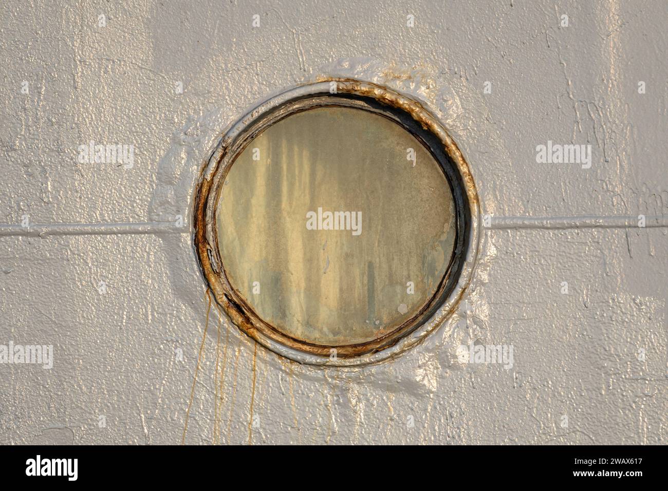 exterior view of a ship's porthole Stock Photo - Alamy