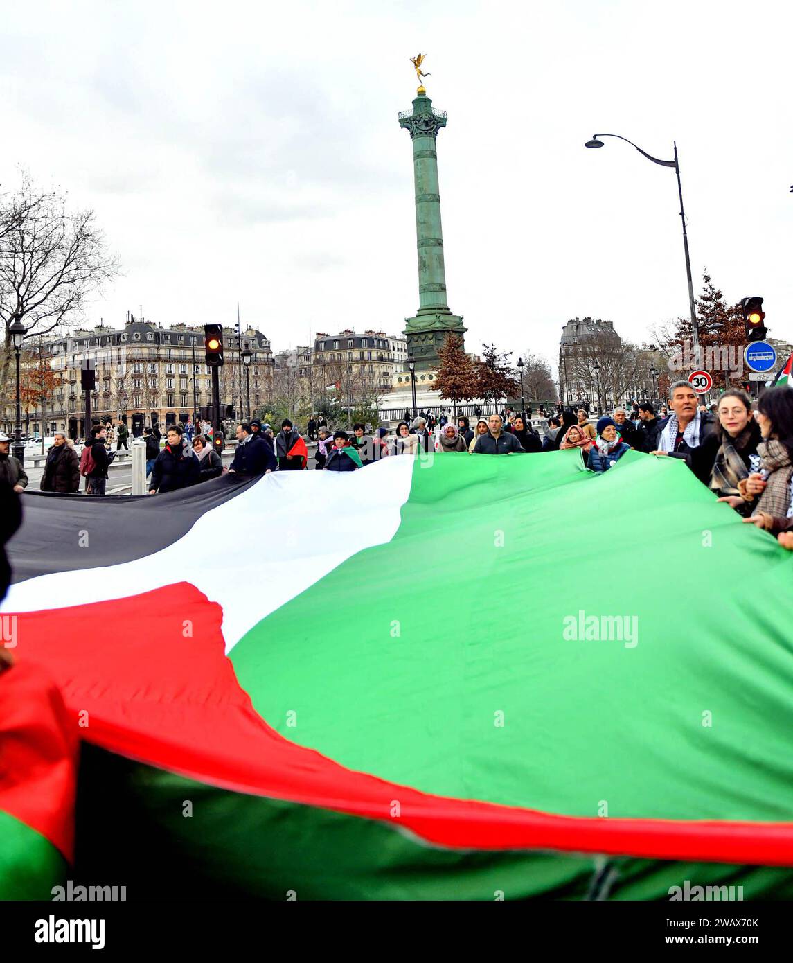 Paris, France. 07th Jan, 2024. Demonstration for ceasefire in Gaza and ...