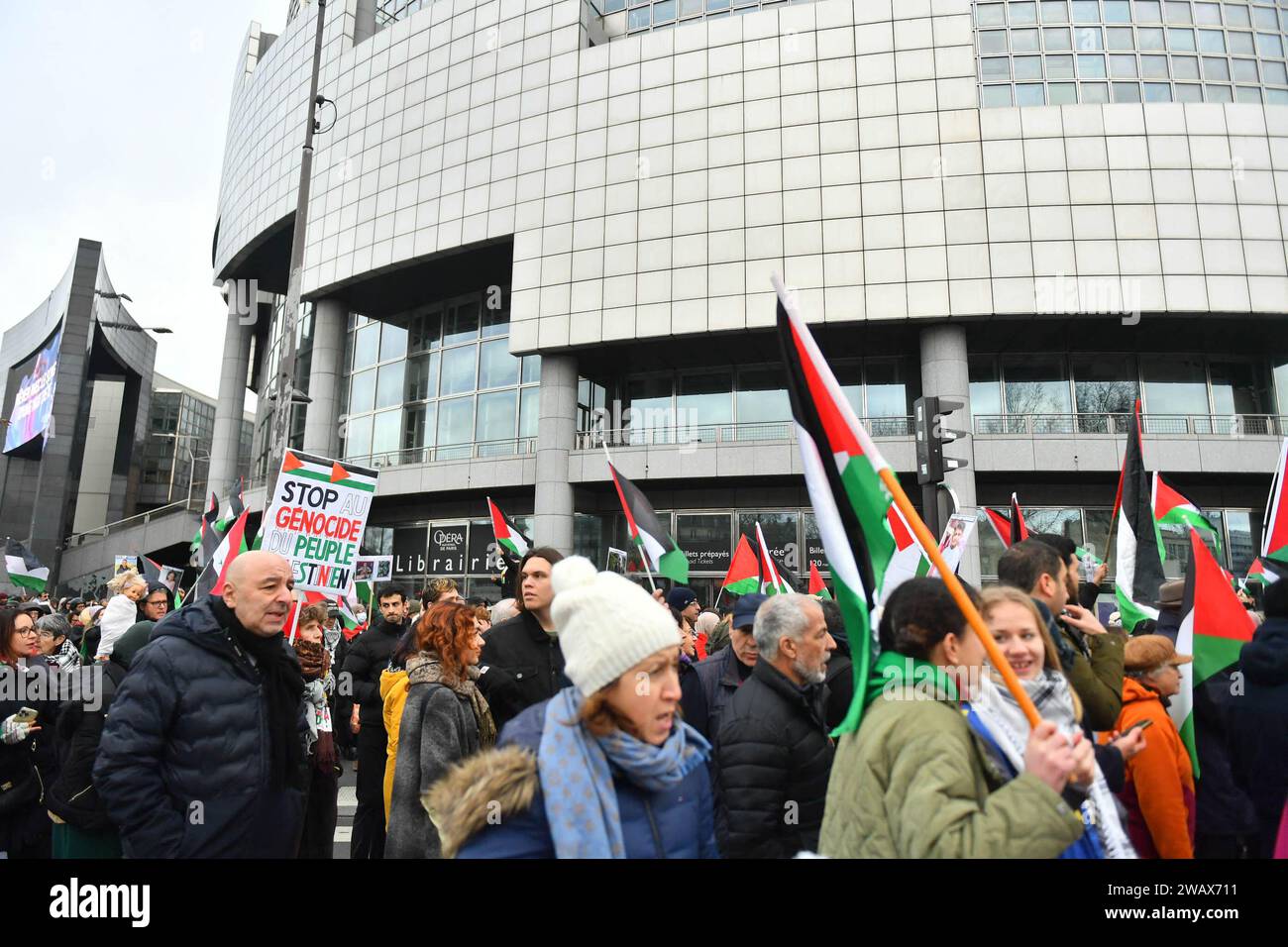 Paris, France. 07th Jan, 2024. Demonstration for ceasefire in Gaza and ...