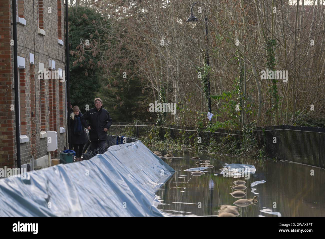 Flood barriers hi-res stock photography and images - Alamy