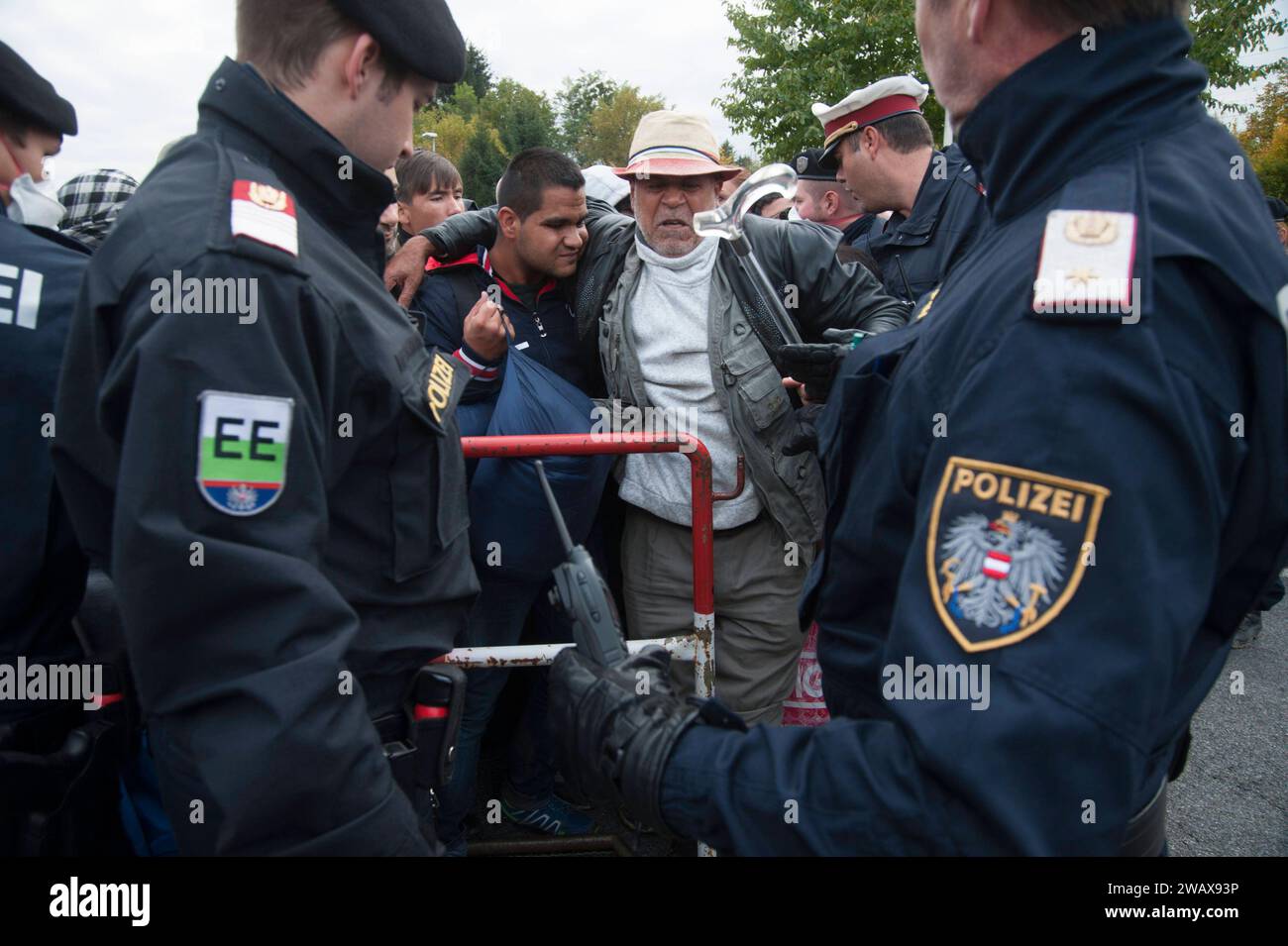 austrian police force is as any other police symbols and signs of the ...
