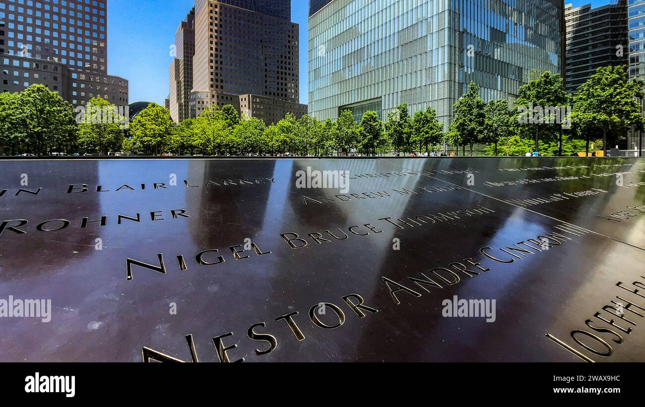 Tribute to the victims at the site of the twin towers destroyed in the ...