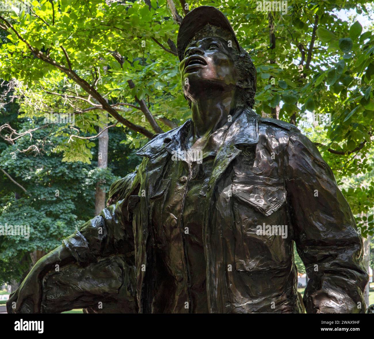 Vietnam Women's Memorial dedicated to American women who served in the ...