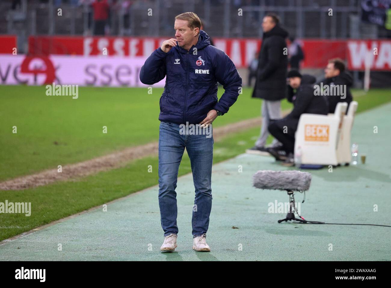 Timo Schultz Cheftrainer 1. FC Köln bei seinem ersten Spiel für Köln an der Seitenlinie. Fußball ...