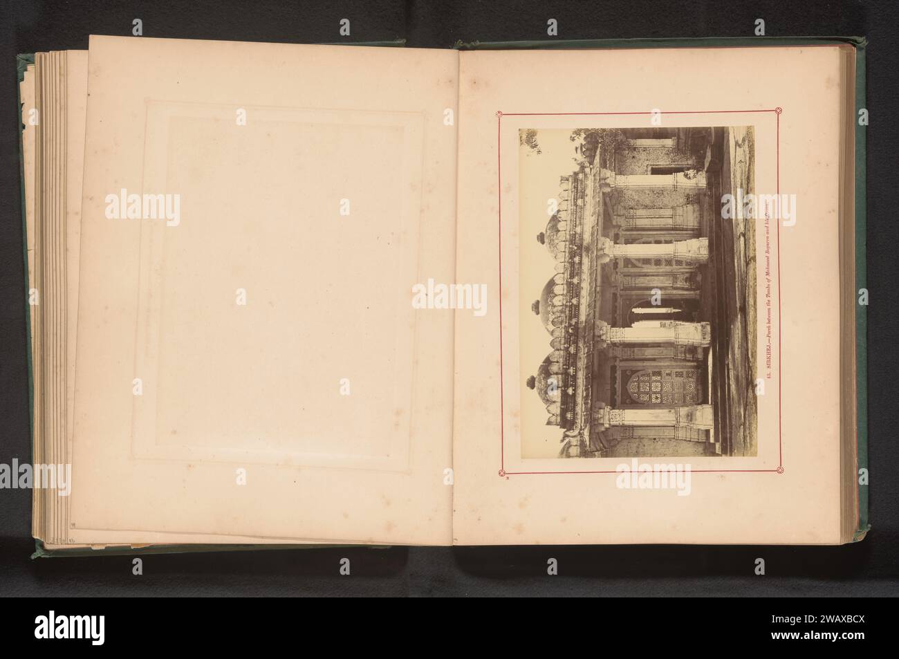 Gate between the tomb of Mahmud Begada and his wife's tomb on Sarkhej ...