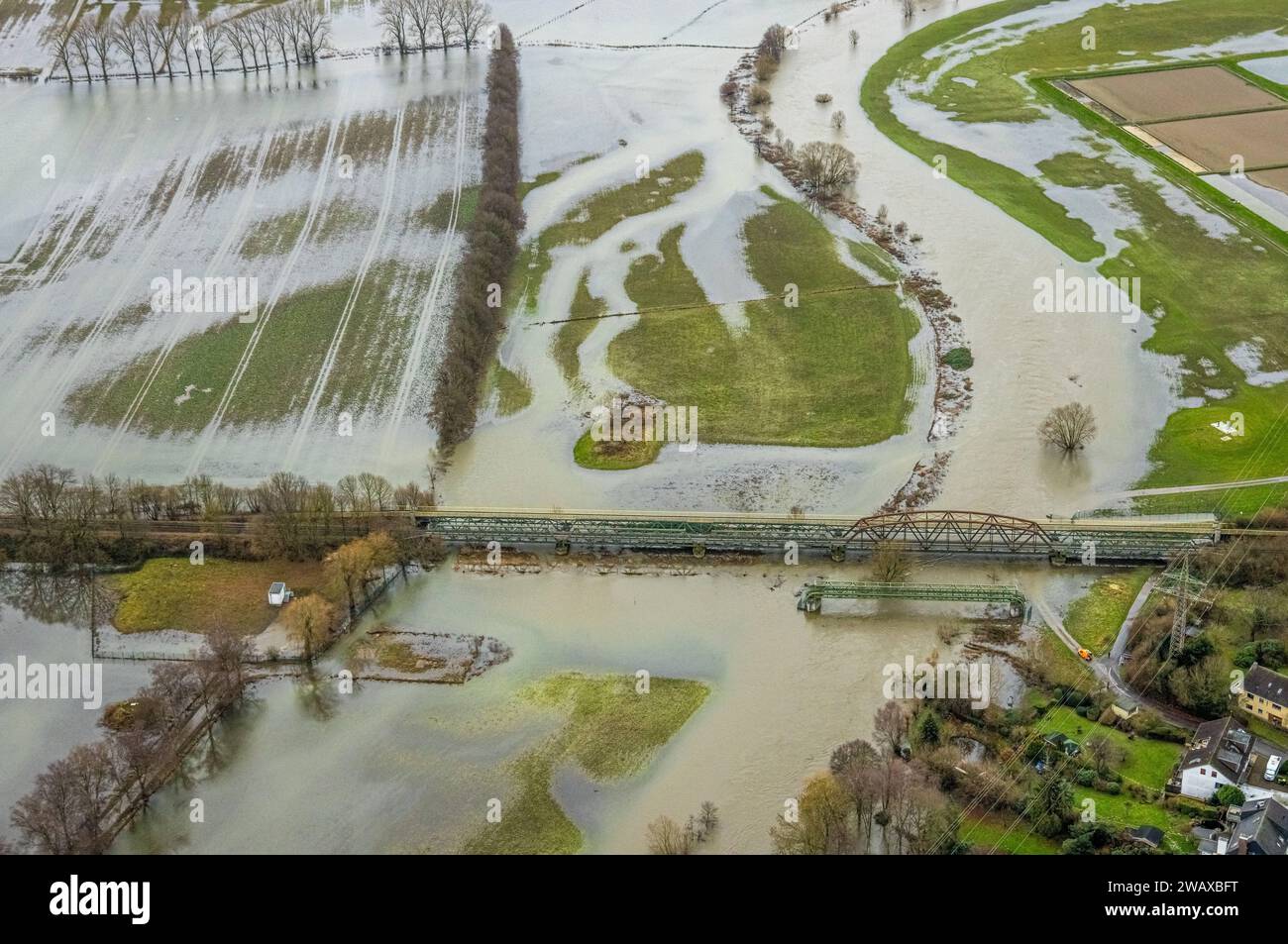 Luftbild, Ruhrhochwasser, Weihnachtshochwasser 2023, Fluss Ruhr tritt nach starken Regenfällen ...