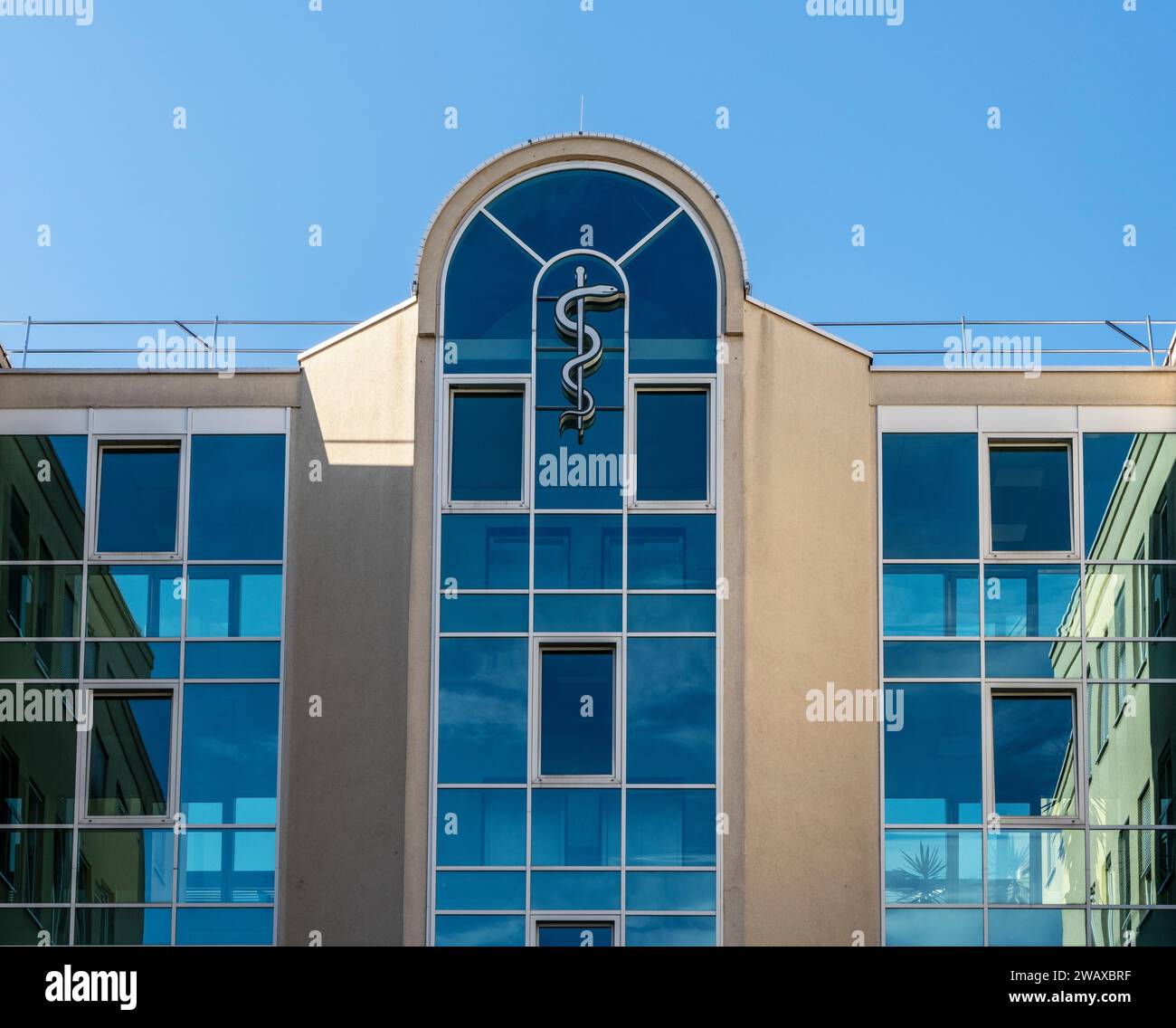 Apothekensymbol hi-res stock photography and images - Alamy