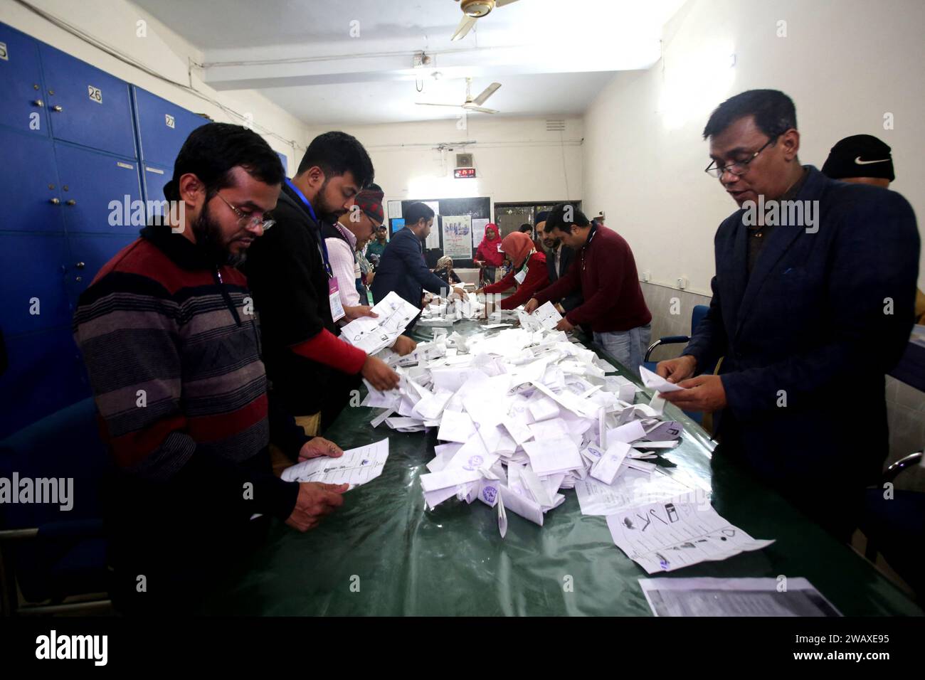 Dhaka, Bangladesh. 07th Jan, 2024. Election officials prepare to count ...