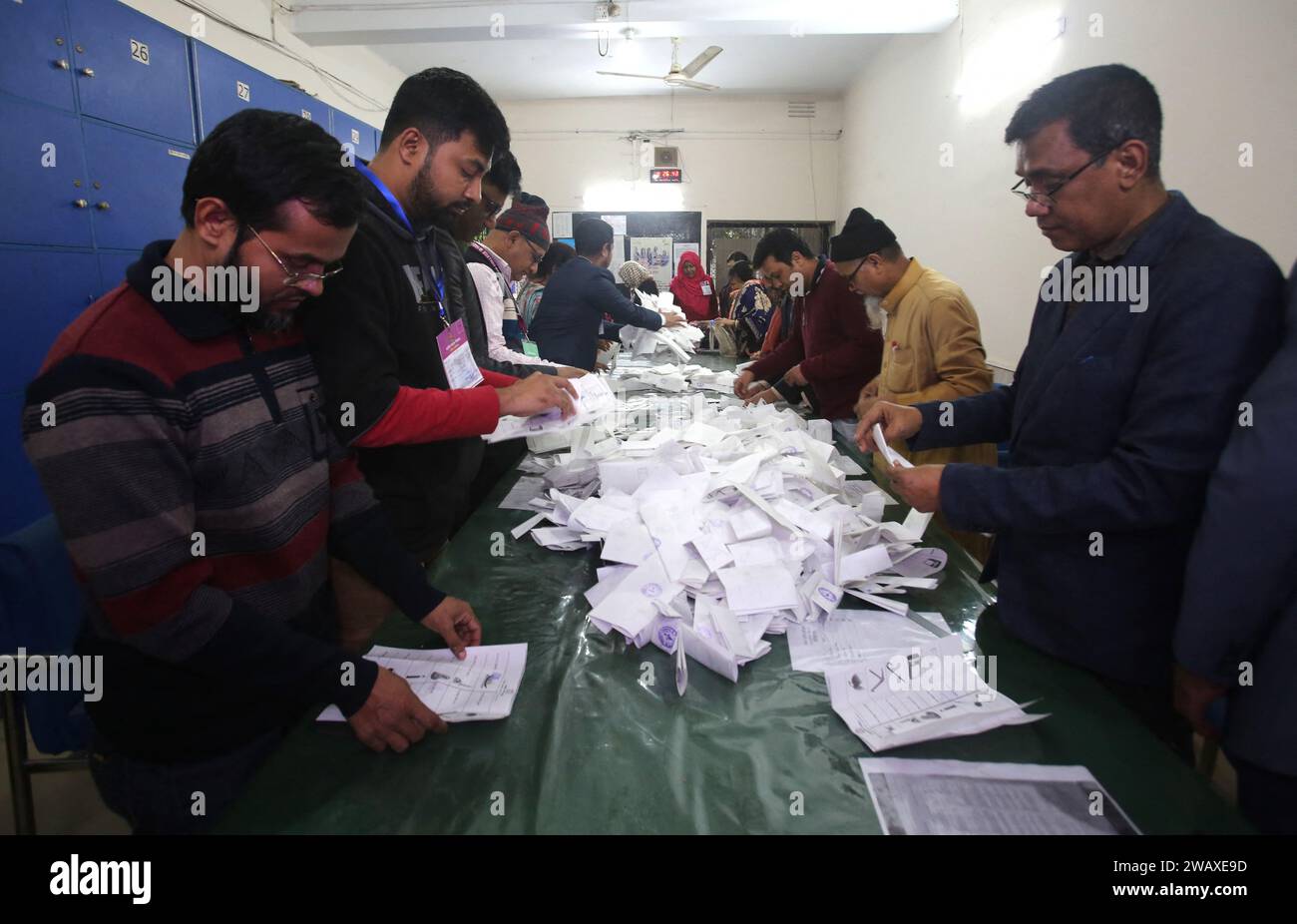 Dhaka, Bangladesh. 07th Jan, 2024. Election officials prepare to count ...