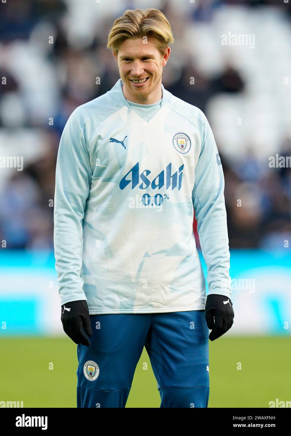 MANCHESTER, UK. 7th Jan, 2024. Kevin De Bruyne of Manchester City takes ...