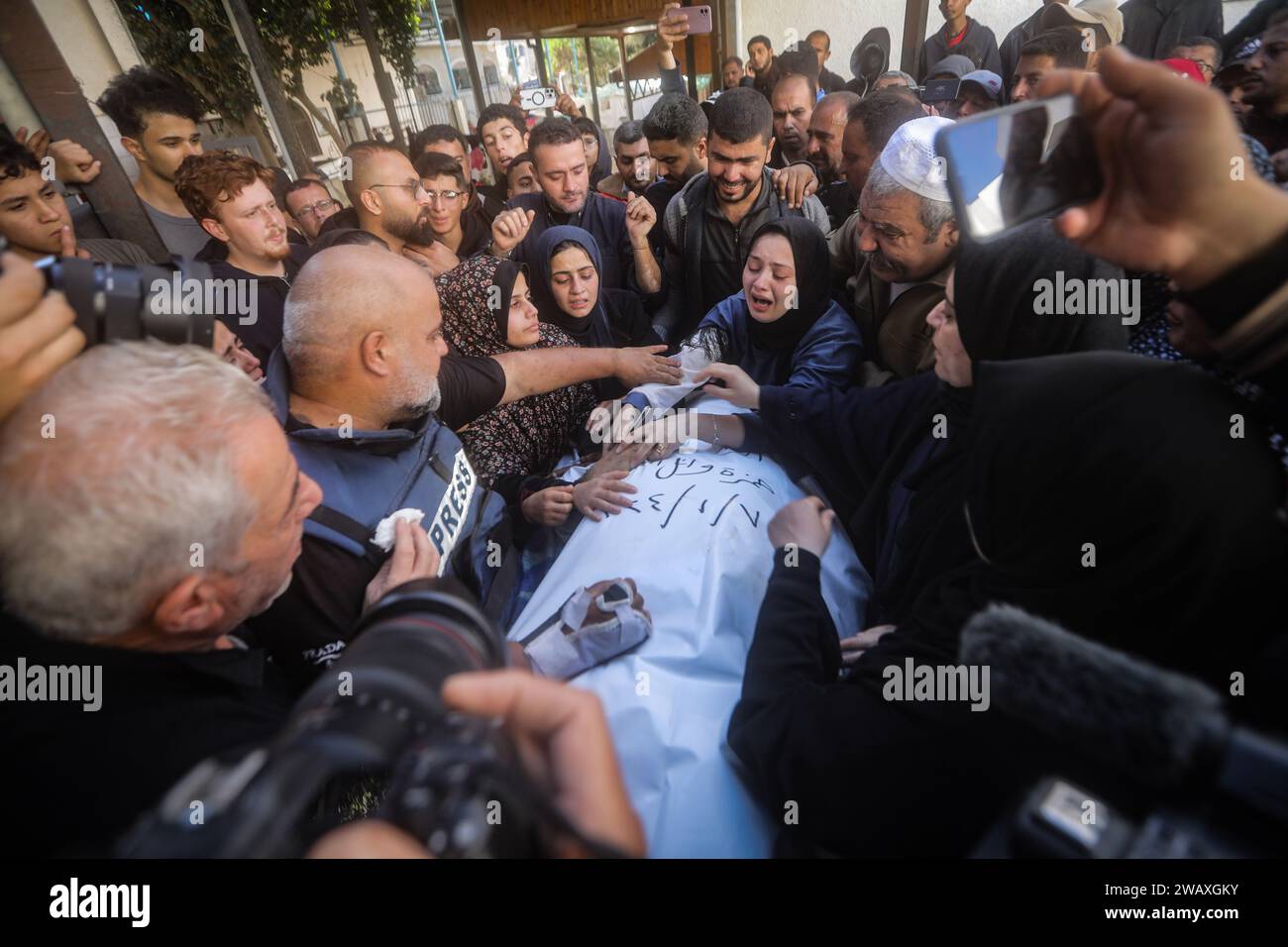 Rafah, Palestinian Territories. 07th Jan, 2024. Wael Dahdouh, Al ...