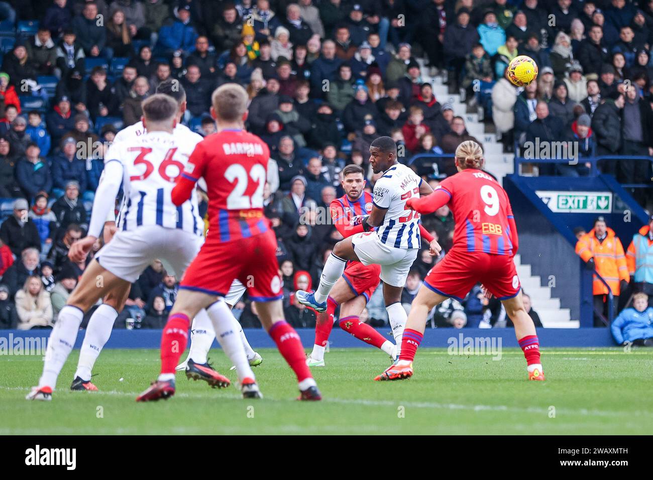 West Bromwich, UK. 07th Jan, 2024. West Bromwich Albion's Jovan Malcolm manages to flick the ...