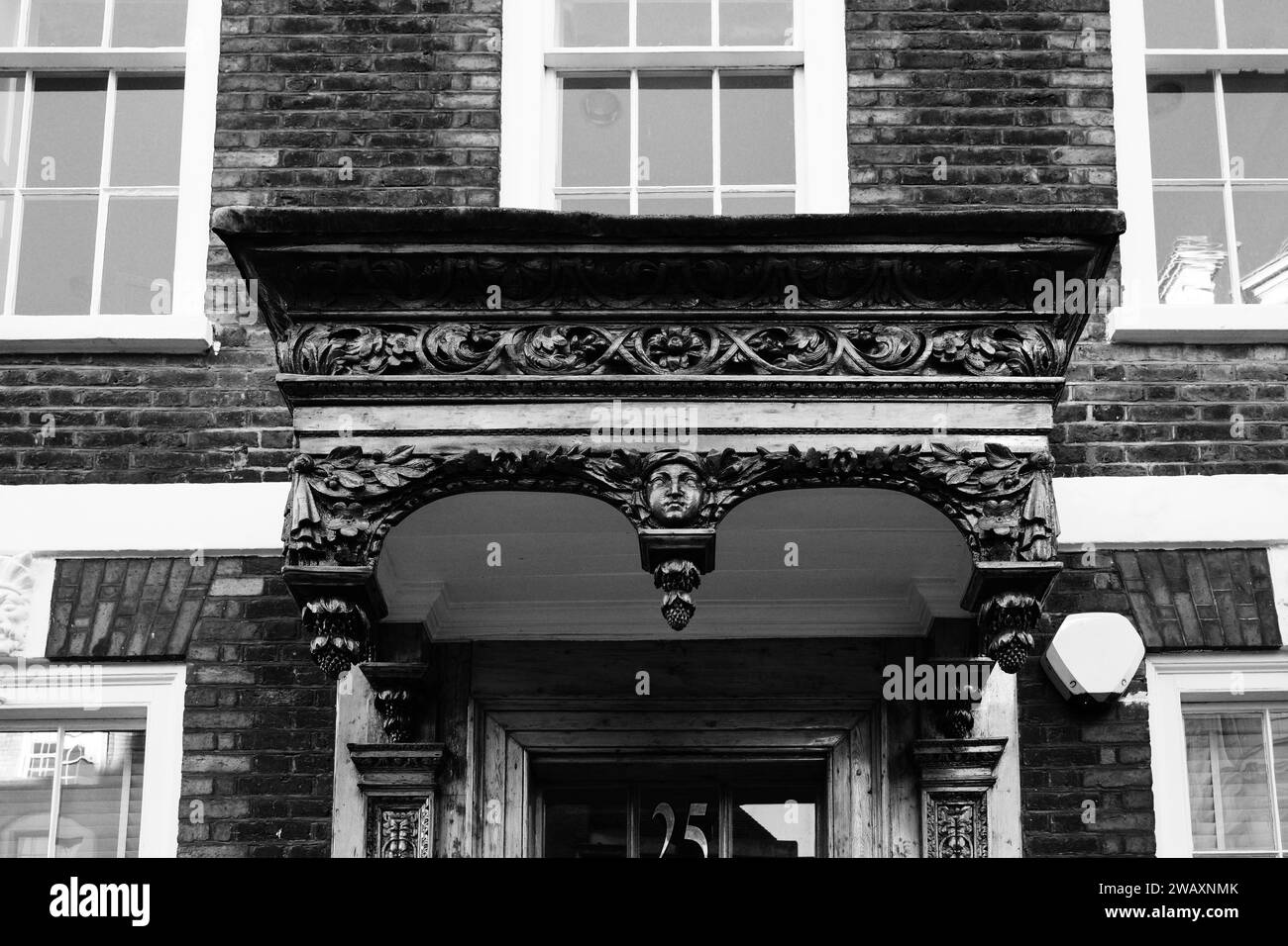 Carved portico Black and White Stock Photos & Images - Alamy