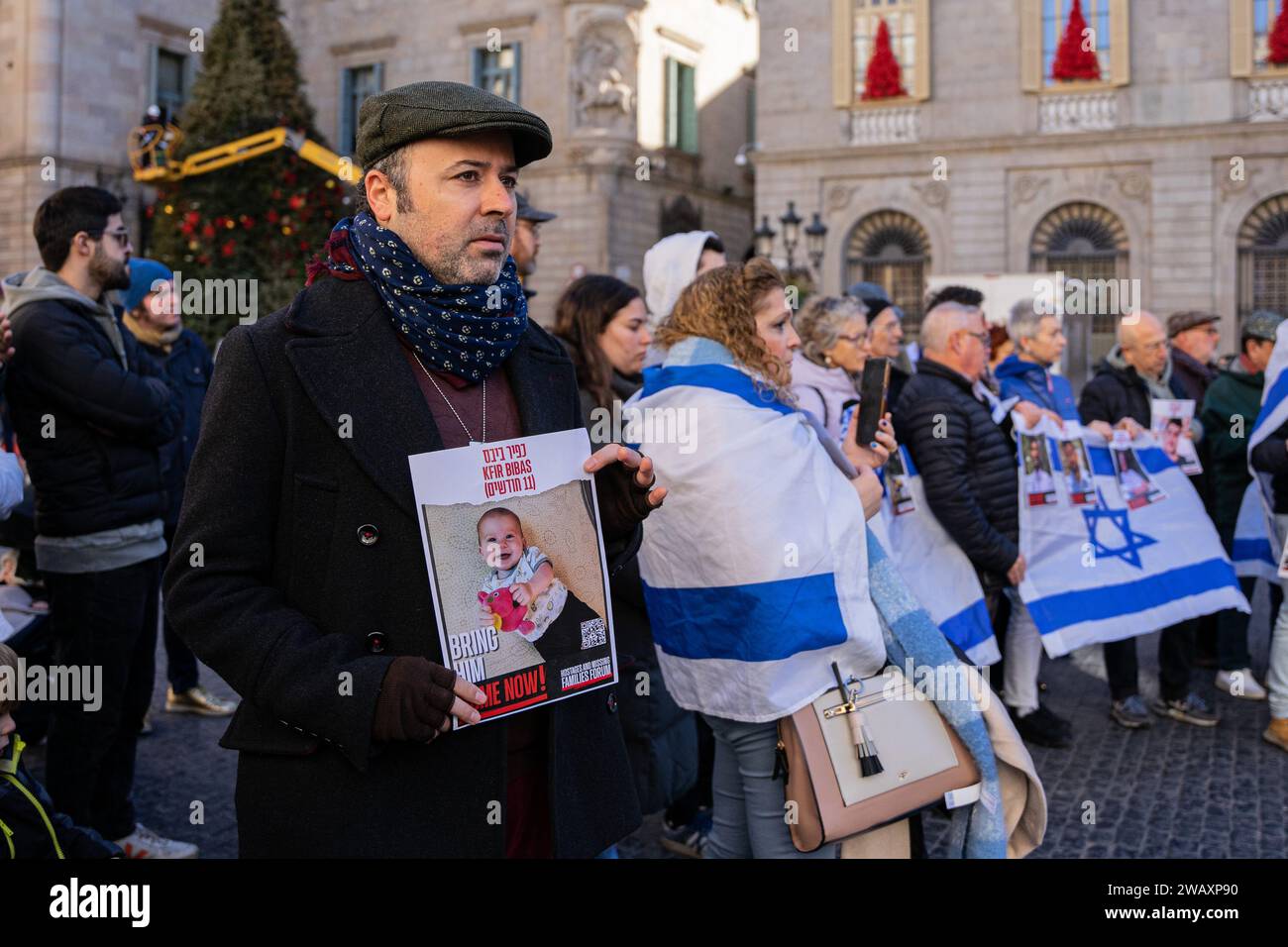 Barcelona, Barcelona, Spain. 7th Jan, 2024. Dozens of people from the ...