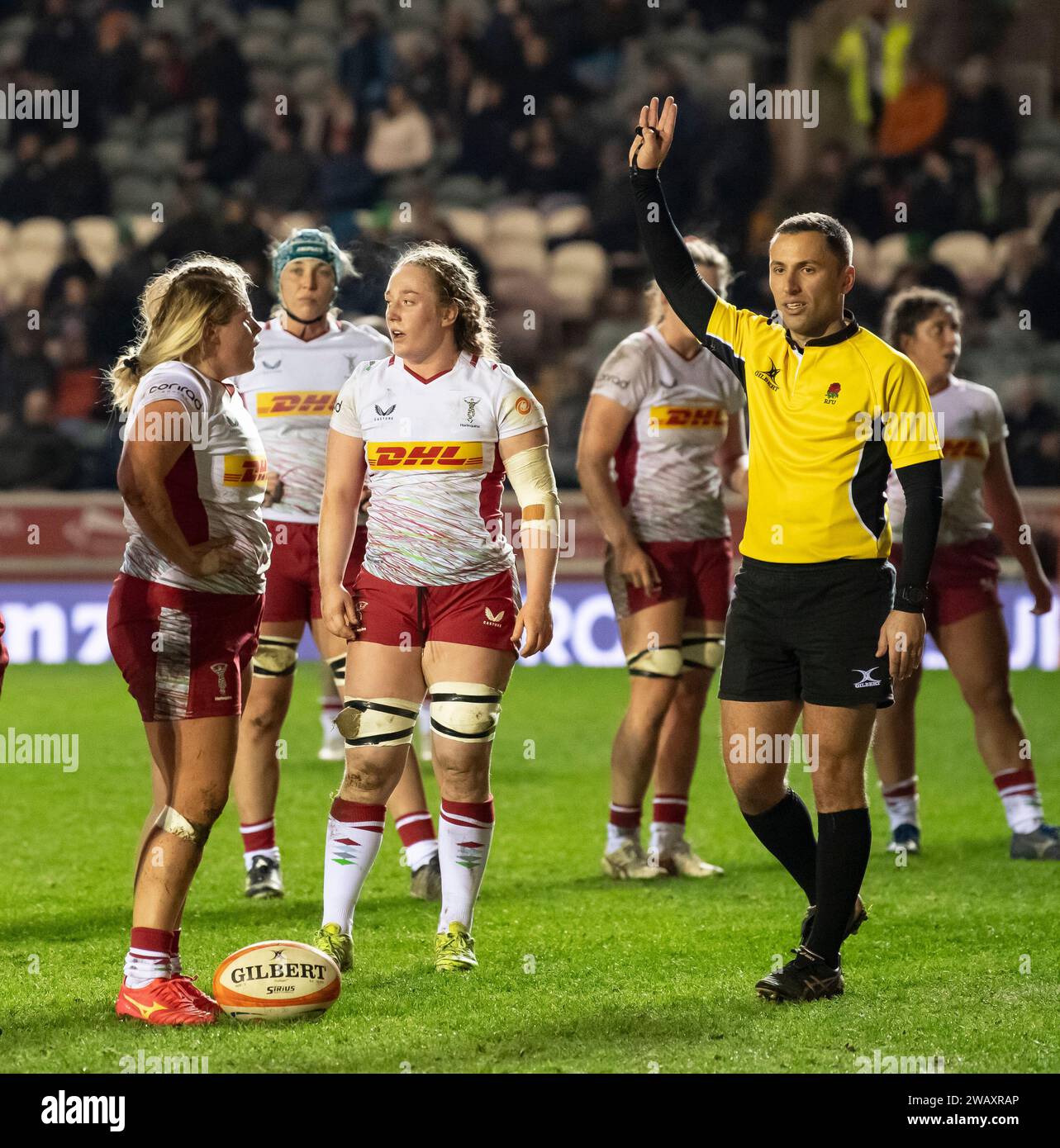 Leicester UK on Saturday 6th January 2023. Alex Thomas referee in ...