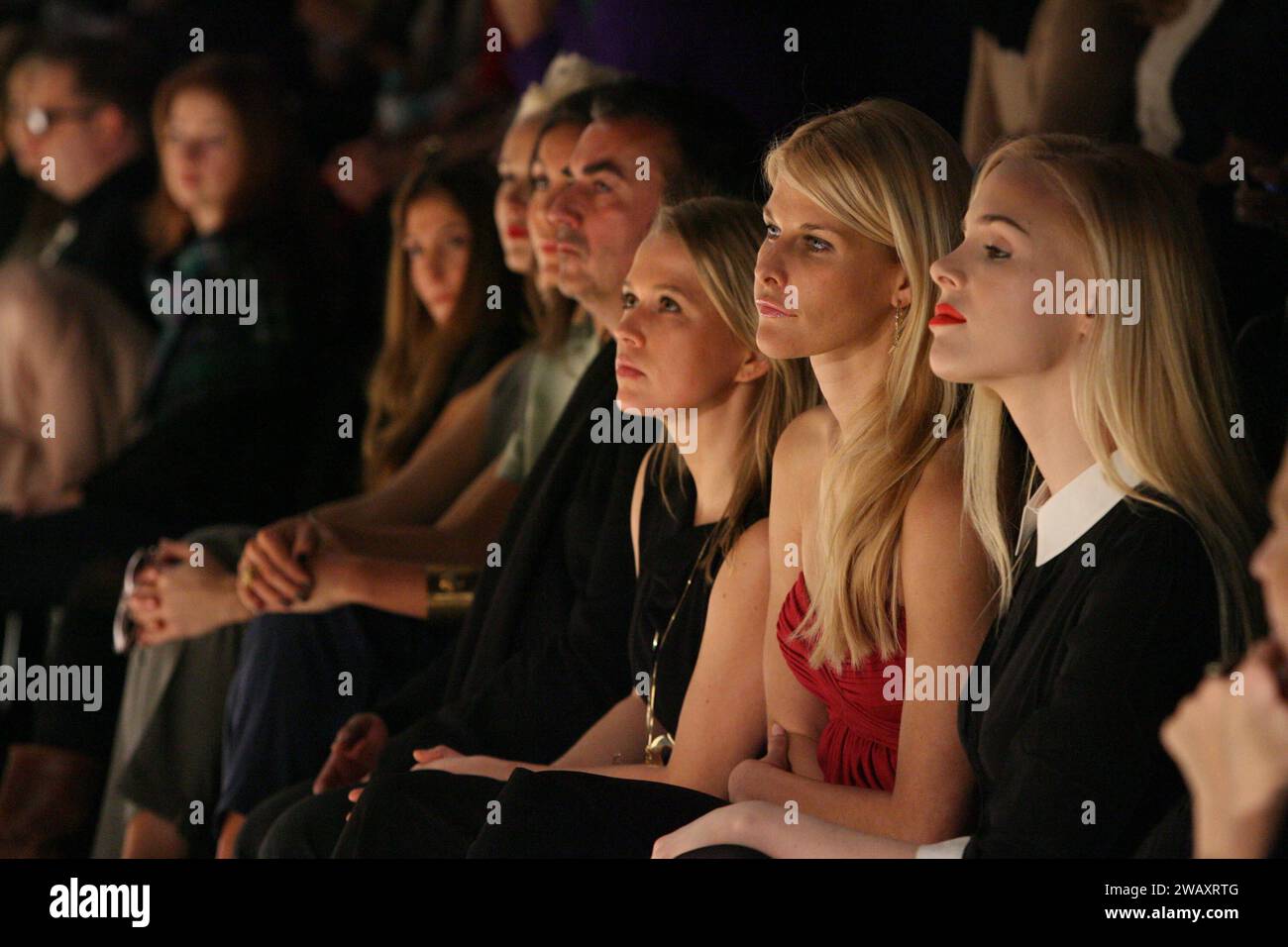 Nova Meierhenrich, Natascha Gruen und Ariane Sommer MONGRELLS IN COMMON ...