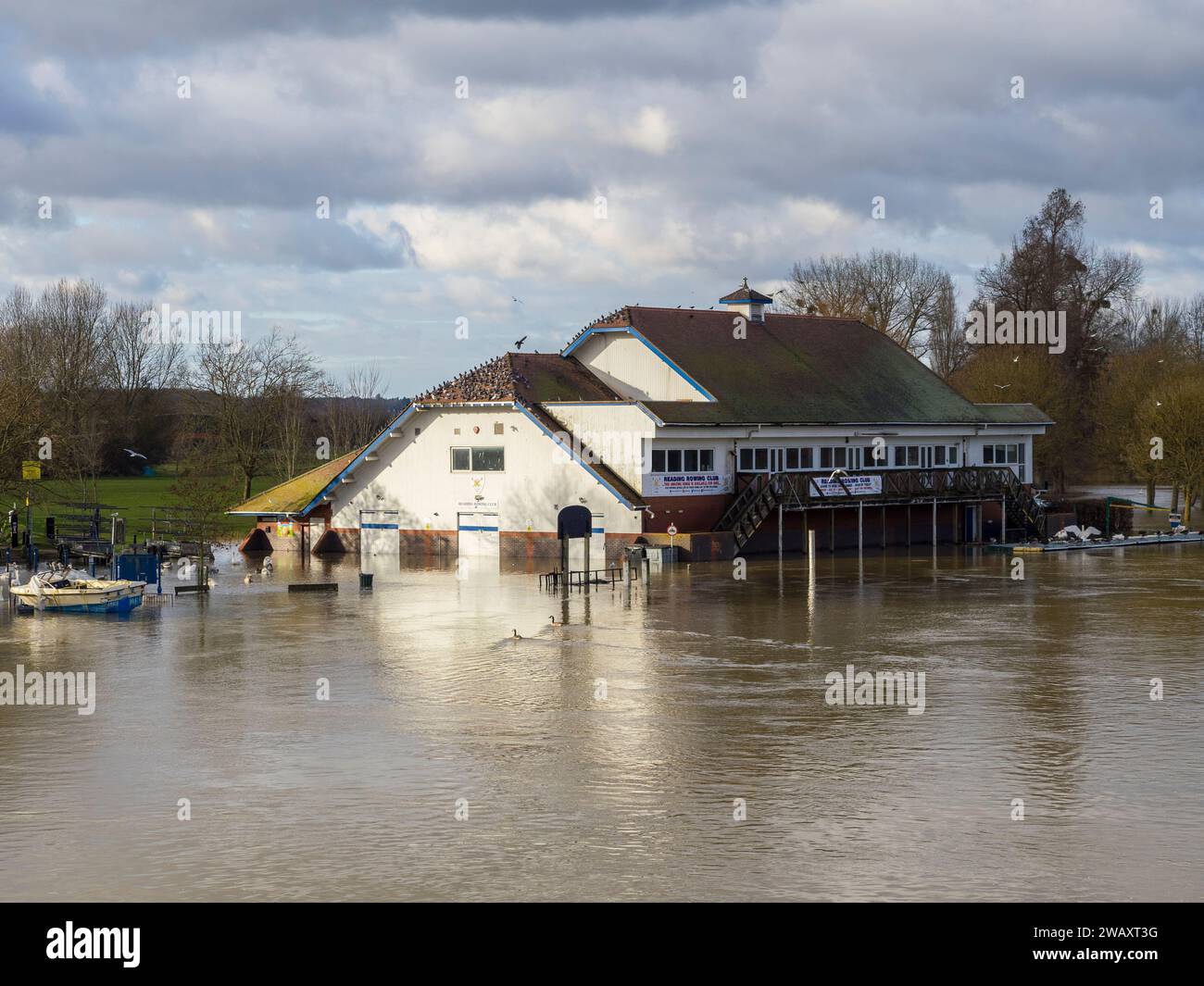 Reading Rowing Club Flooded, Rivermead Park, Reading, Berkshire ...